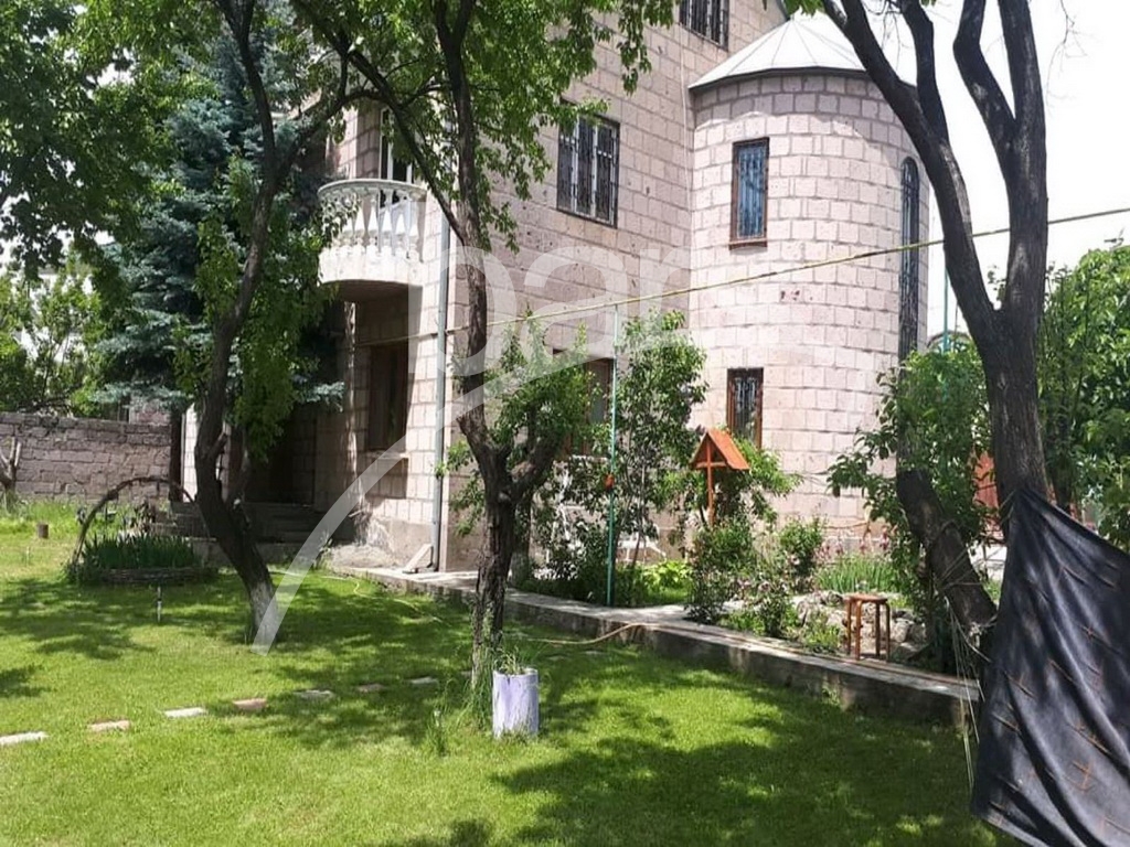 Standard - House - Arinj/Abovyan Street